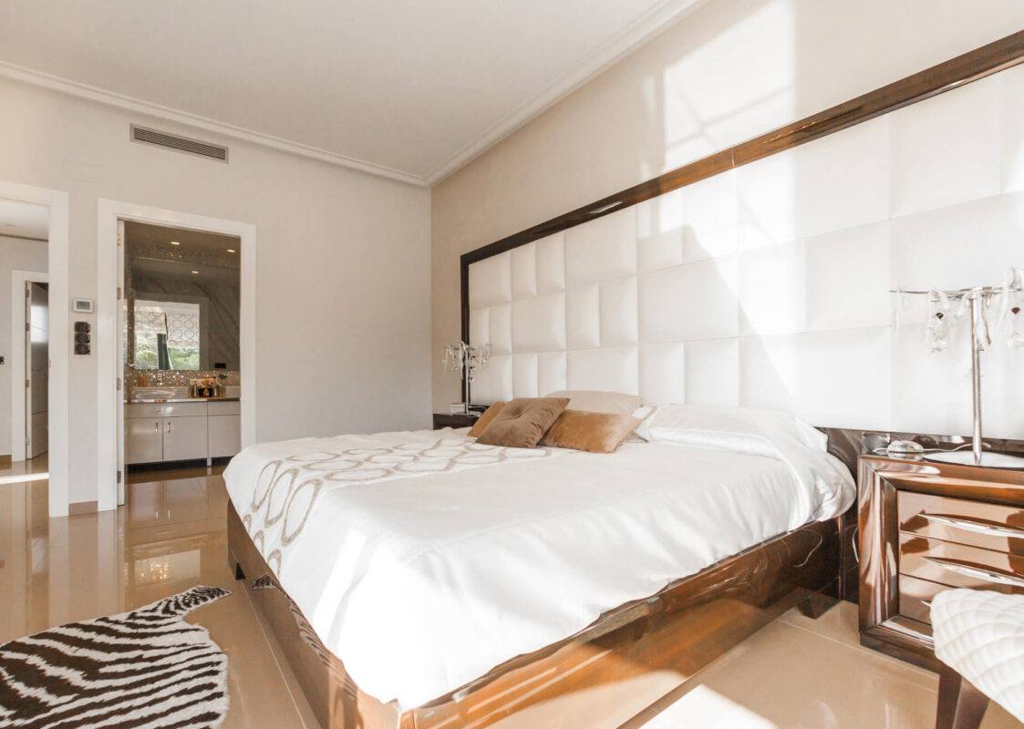 Standard Single Room – GLUCK STAYCATION